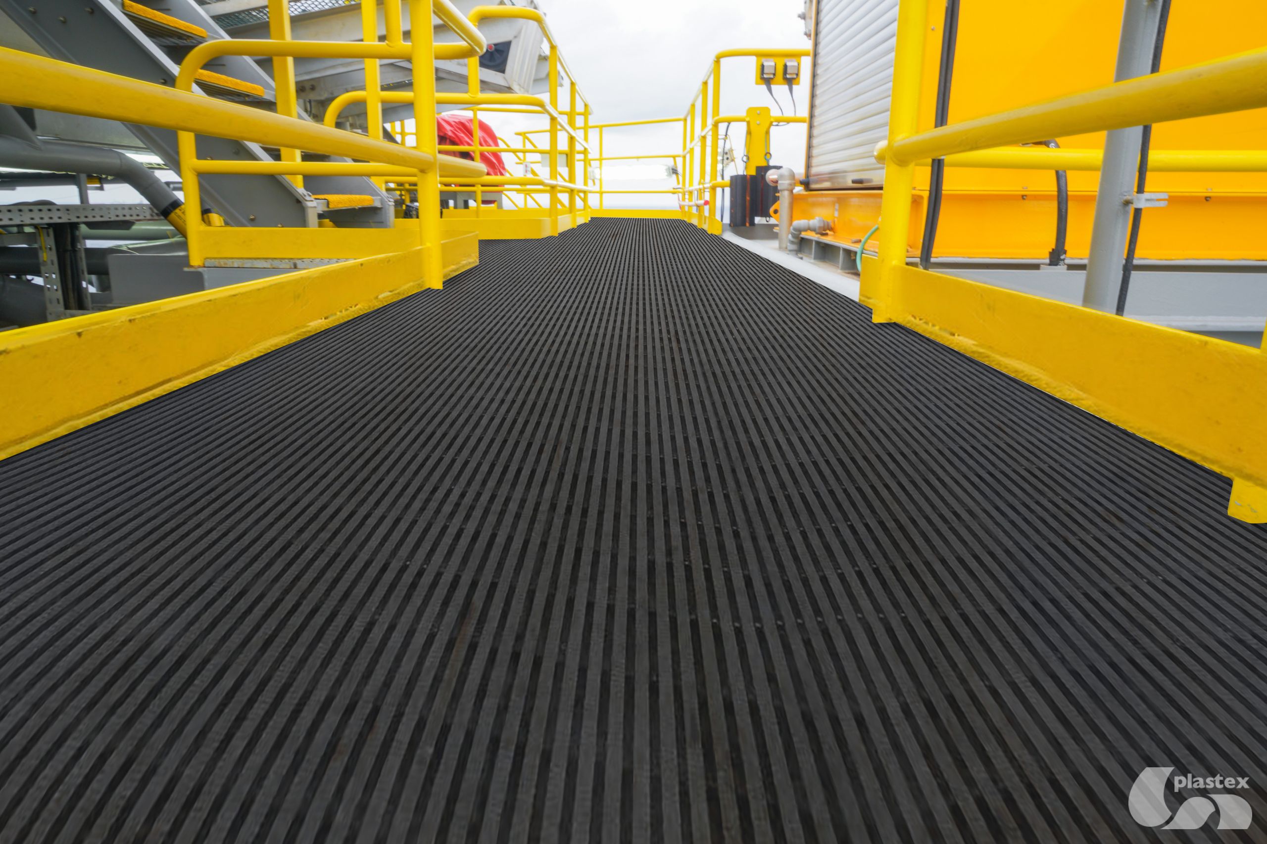 Plastex | Why workplaces with elevated walkways need dropped object ...