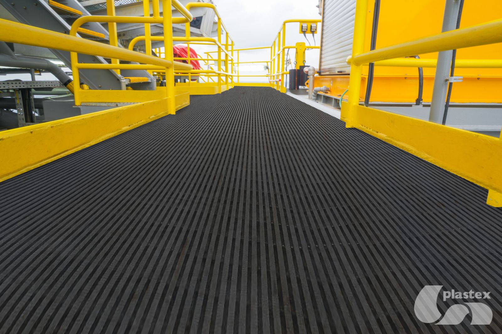 Plastex | Why workplaces with elevated walkways need dropped object ...